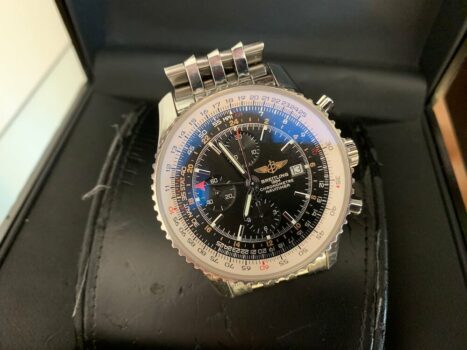 Breitling Navitimer World A24322 - Uhrenwiki.com